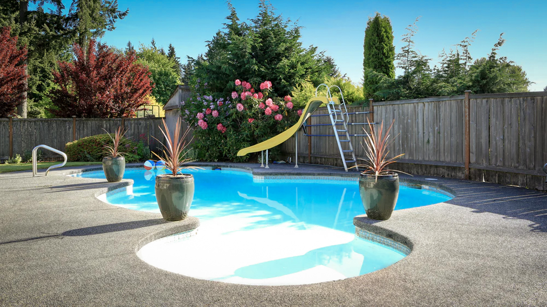 Weekly Pool Cleaning Services in Massapequa NY